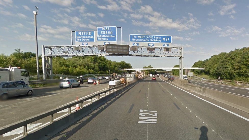 Motorist dies a week after Hampshire M27 crash - BBC News