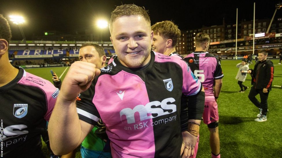 Rhys Litterick: Cardiff prop signs 'long-term' contract - BBC Sport