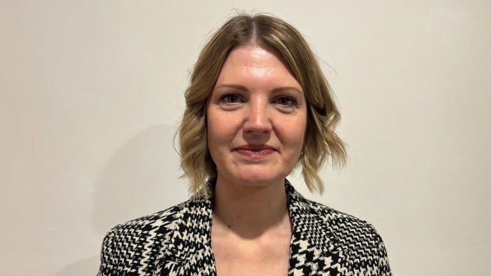 'Digon yw Digon' ar ymddygiad gwrthgymdeithasol - BBC Cymru Fyw