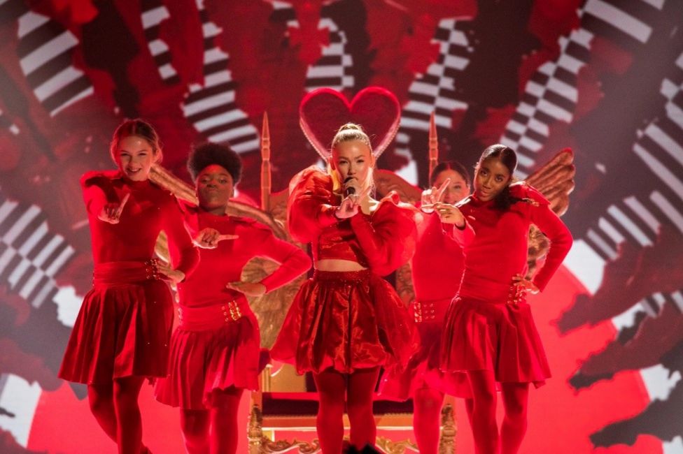 Junior Eurovision 2022: UK's Freya comes fifth but wins public vote - BBC Newsround