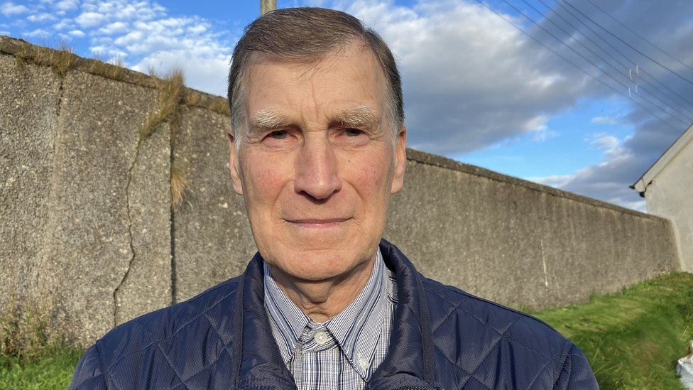 The Troubles: Memorial for RUC officer killed in Republic of Ireland ...