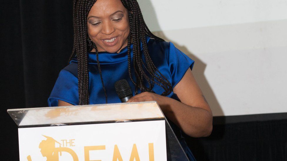 The grieving mum helping underprivileged students - BBC News