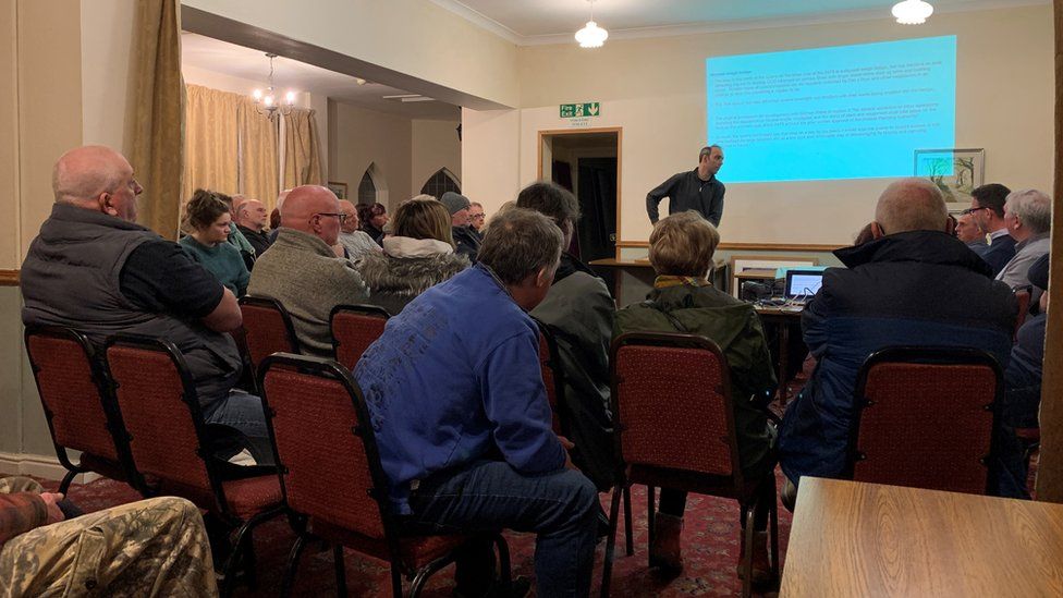 Chwarel Garnwen: Difrod i dai, sŵn a llwch ymysg pryderon - BBC Cymru Fyw