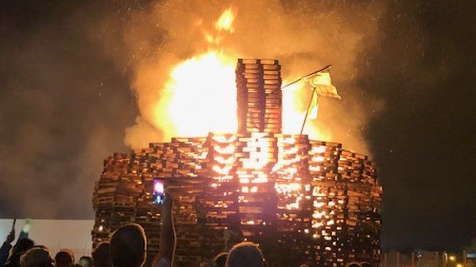 Sinn Féin: teddy bears' picnic rules 'must apply to bonfires' - BBC News