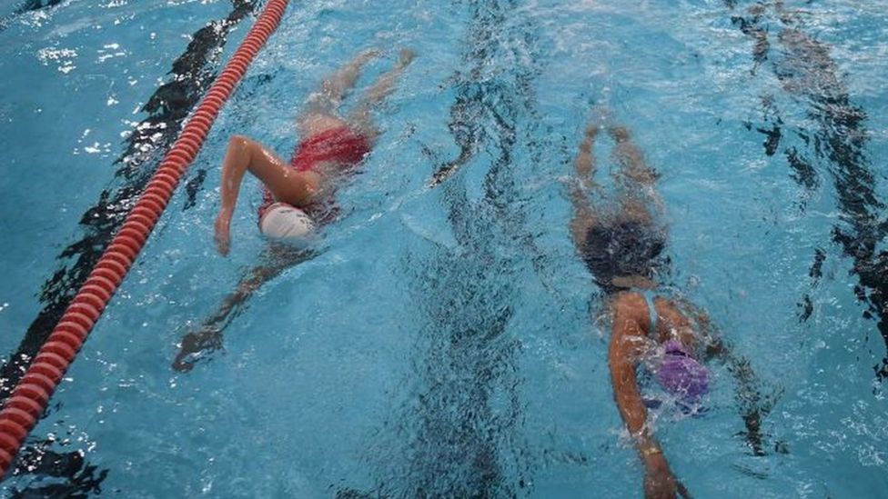 Clacton pool closed over water level issues - BBC News