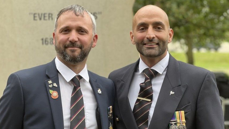 Cheshire Regiment represented at National Memorial Arboretum - BBC News