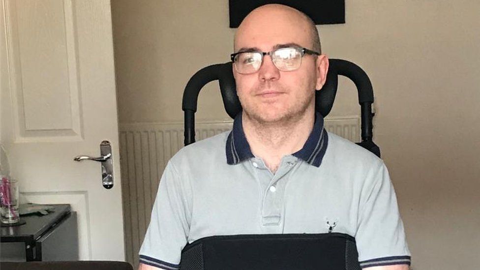 Coronavirus: 'I am shutting the world out to protect myself' - BBC News