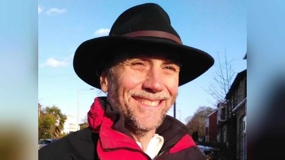 Labour member 'sorry' over Holocaust Facebook post - BBC News
