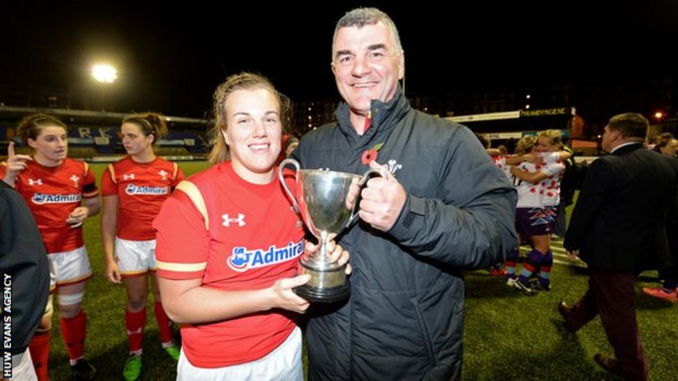 Wales Women: Rowland and Carys Phillips on rugby and family time - BBC ...