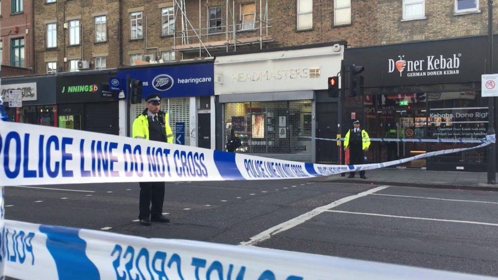 Camden stabbing: Man killed and second hurt in high street - BBC News