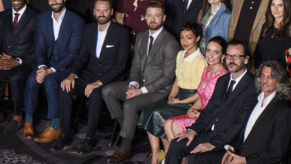 Oscars class photo: Seven things we spotted - BBC News