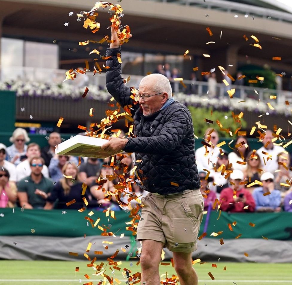 Just Stop Oil: Three charged after Wimbledon matches disrupted - BBC News