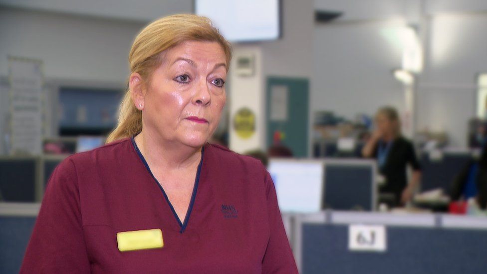 NHS 24 warns of call delays over high festive demand - BBC News