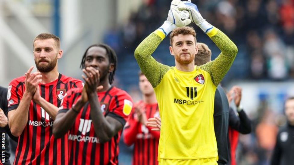 Bournemouth goalkeeper Mark Travers signs new five-year deal - BBC Sport