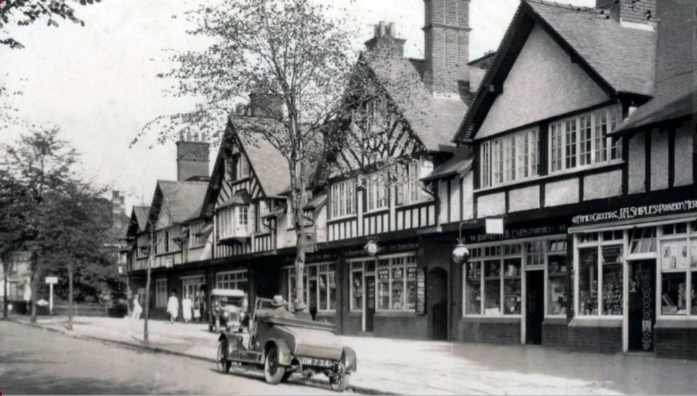 Residents campaign to save Bournville's heritage - BBC News