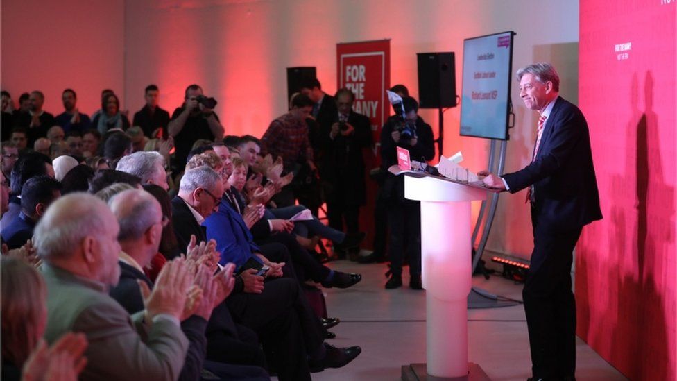 Richard Leonard to lead Scottish Labour - BBC News