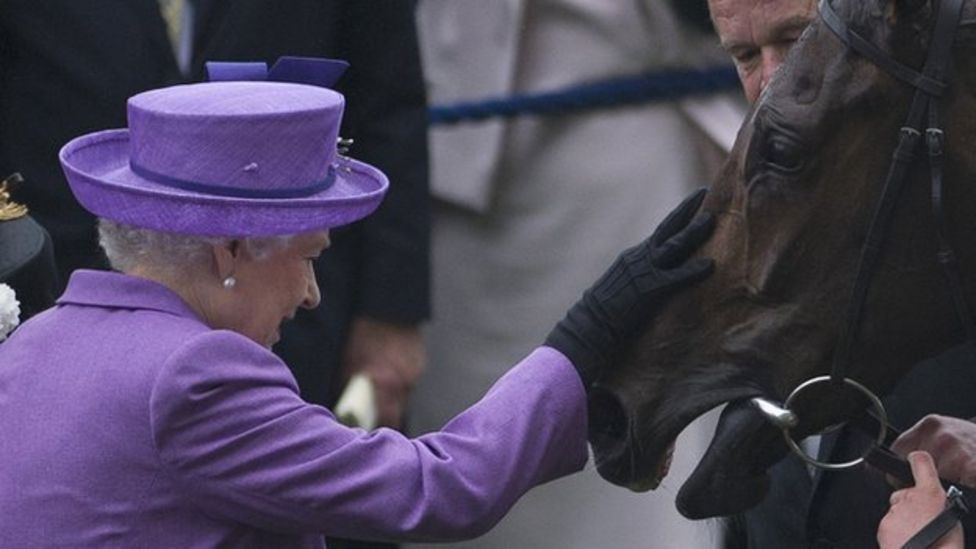 In pictures: Sporting memories of the Queen - BBC Sport