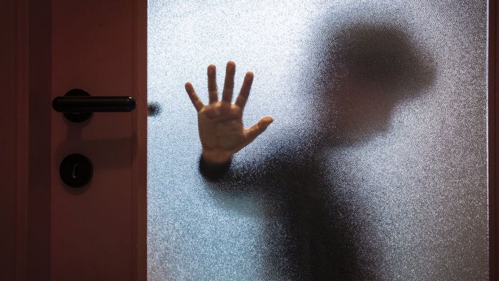 Rochdale inquiry: Boy 'was raped by Cyril Smith' - BBC News