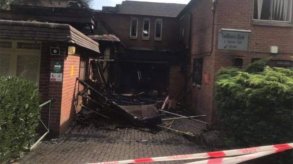 Calls for Bournville Cadbury social club to be rebuilt - BBC News