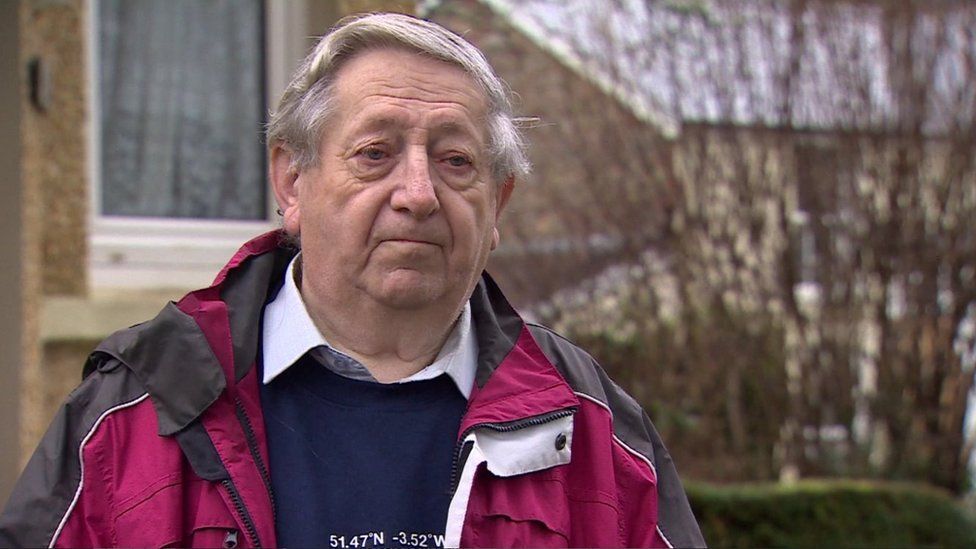 Covid: MP calls for law change for dementia patients - BBC News