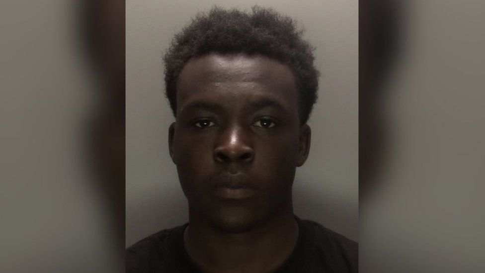 Leicester: Man charged with sexual offences wanted by police - BBC News