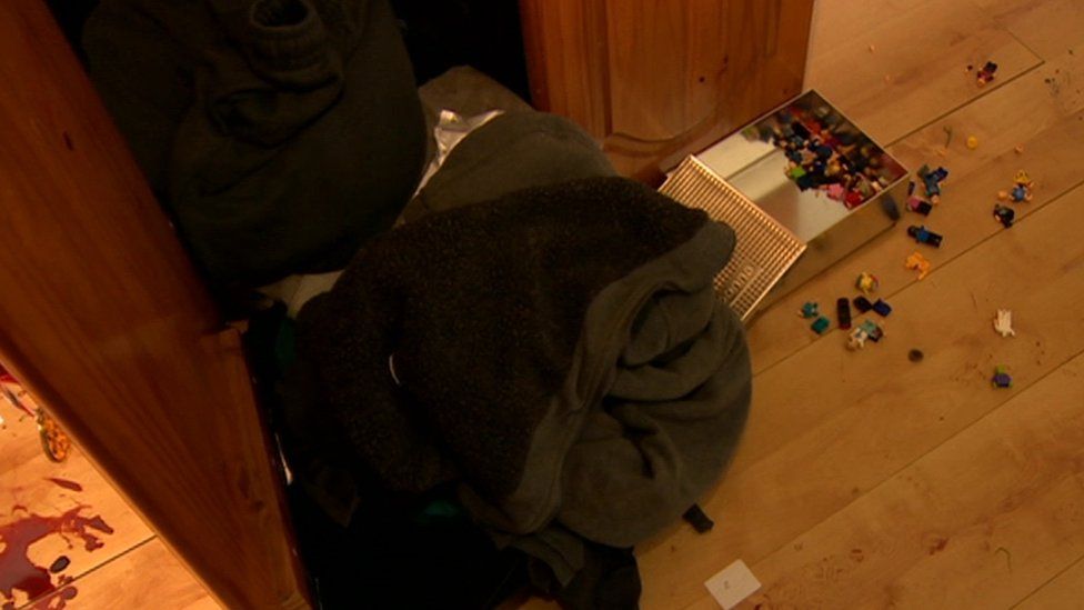 Ballynahinch burglary - woman beaten and bound - BBC News