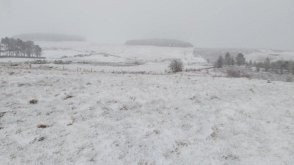 In pictures: Snowy scenes in Scotland - BBC News