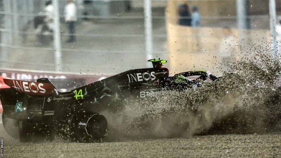 Qatar GP race - BBC Sport