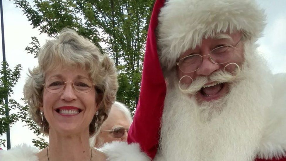 Terminally ill boy dies in Santa's arms - BBC News