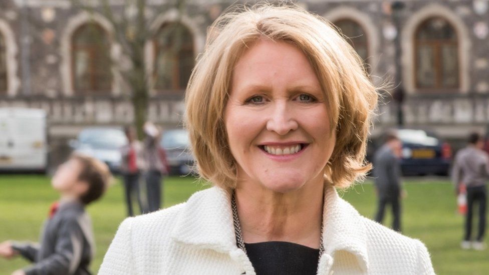 Child abuse interviews rethink urged by children's commissioner - BBC News