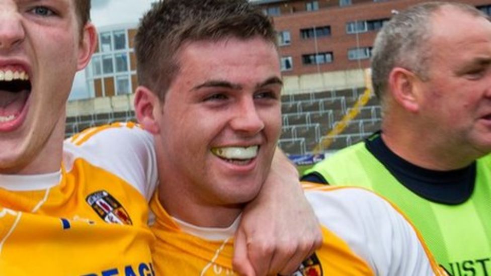 Tony Scullion calls time on Antrim inter-county career - BBC Sport