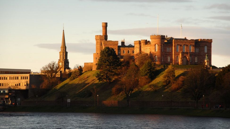Designs unveiled for revamped Inverness Castle - BBC News