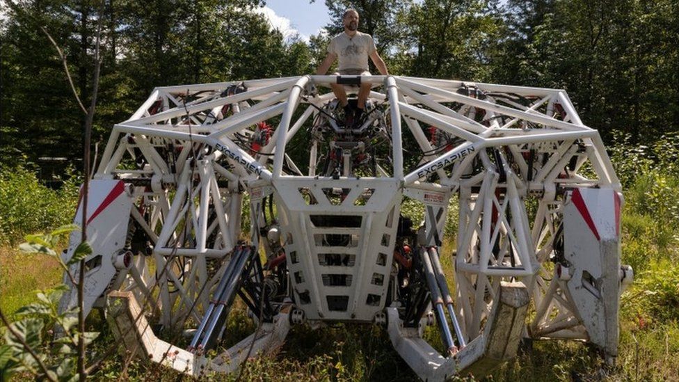 Meet Prosthesis: The world's largest mechanical robot suit - BBC Newsround