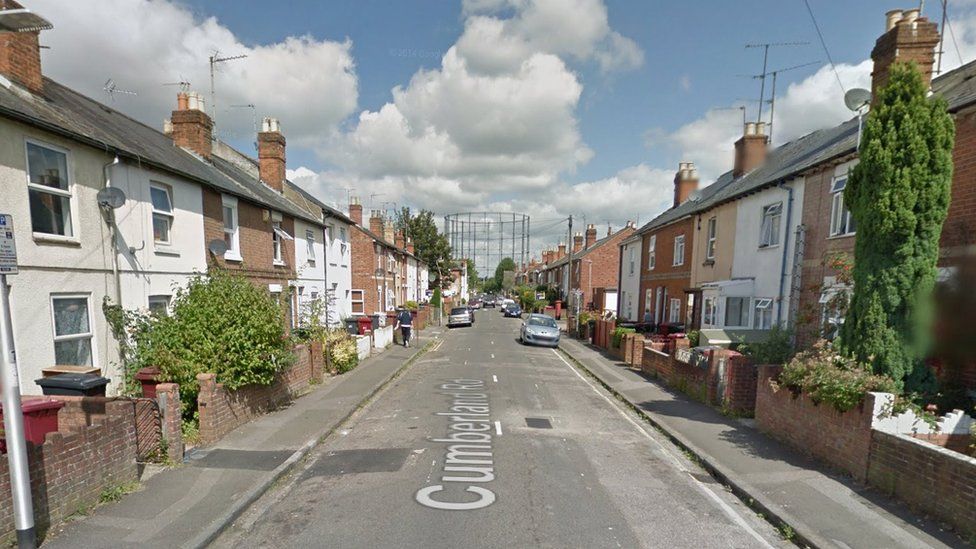 Arrests made after Reading party gets out of control - BBC News