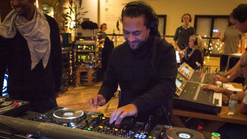 Roni Size helps relaunch Bristol's Star and Garter pub - BBC News