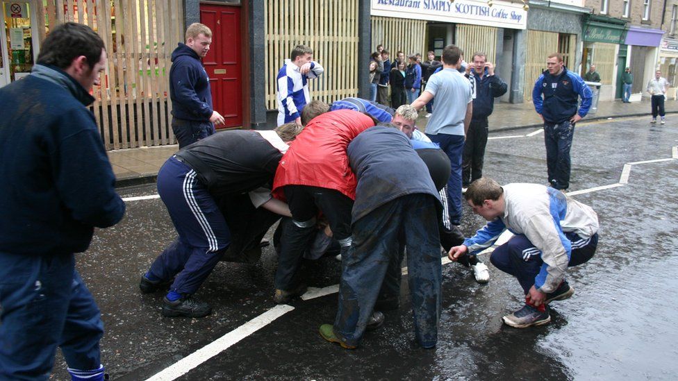 Story of historic Scottish Borders ba' games celebrated - BBC News