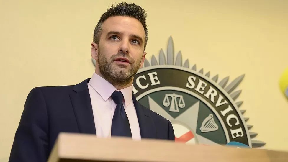 Lisa Gow: PSNI disagrees with crash disciplinary recommendation - BBC News