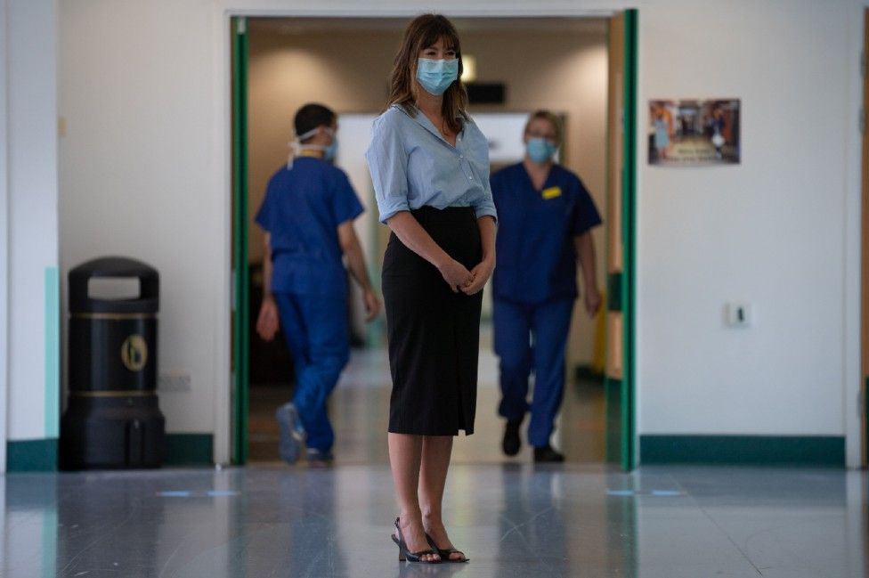 When the virus came to our hospital - BBC News