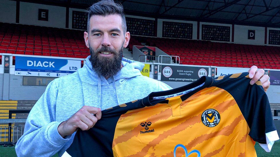 Joe Ledley yn ymuno â Chlwb Pêl-droed Casnewydd - BBC Cymru Fyw