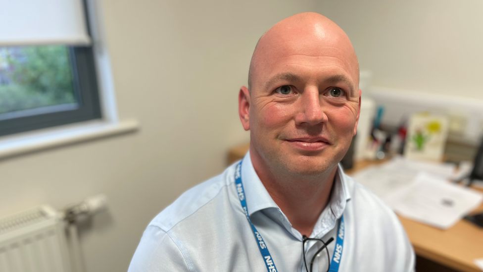 GP appointments: Patients 'compete' when phones open - BBC News