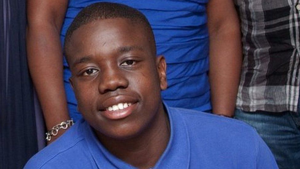 Ayodele Osifuwa murder: Essex Police appeal for witnesses - BBC News