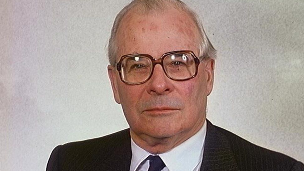 The ex-MPs who died in 2015 - part three - BBC News