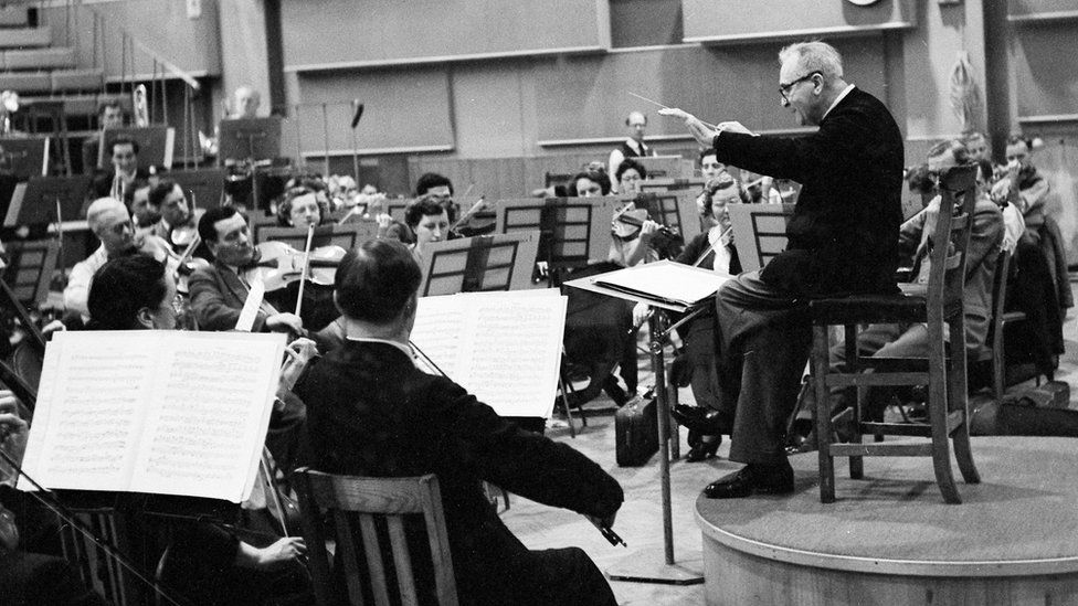 BBC Radio 3 commissions 70 works for 70th anniversary - BBC News