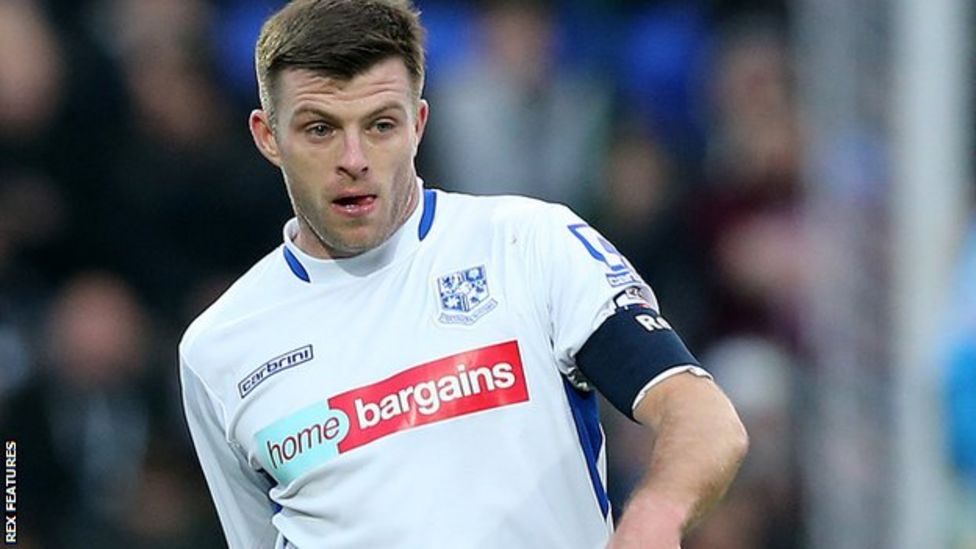 Steven Jennings: Tranmere Rovers midfielder signs new one-year deal ...