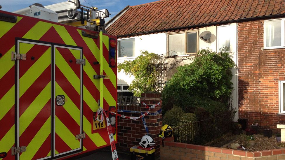 Ditchingham fatal house fire 'like a horror movie' - BBC News