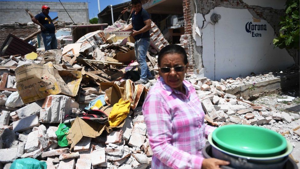 Mexico earthquake: Death toll rises to 90 - BBC News