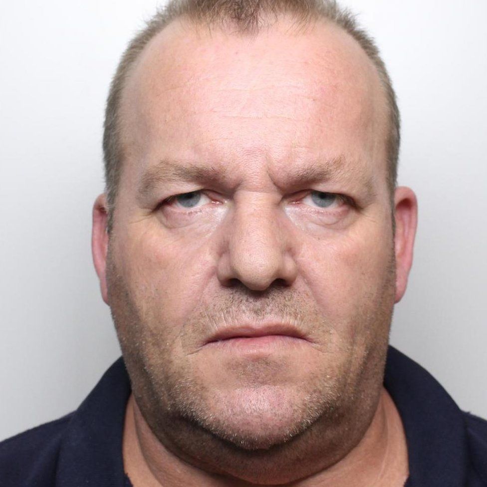 Online groomer Geoffrey Dunwell jailed for abusing girl, 14 - BBC News