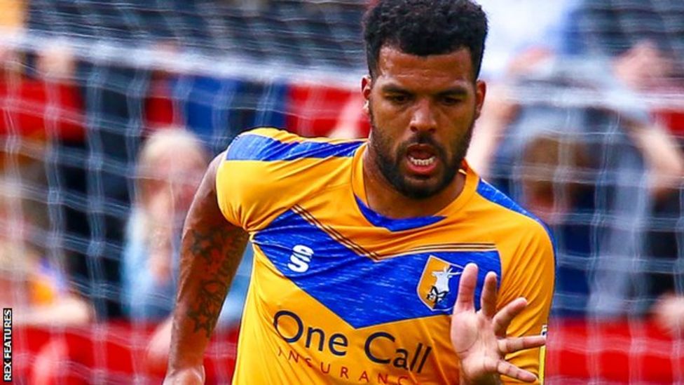 Gillingham: Jacob Mellis & Zech Medley join League One club - BBC Sport