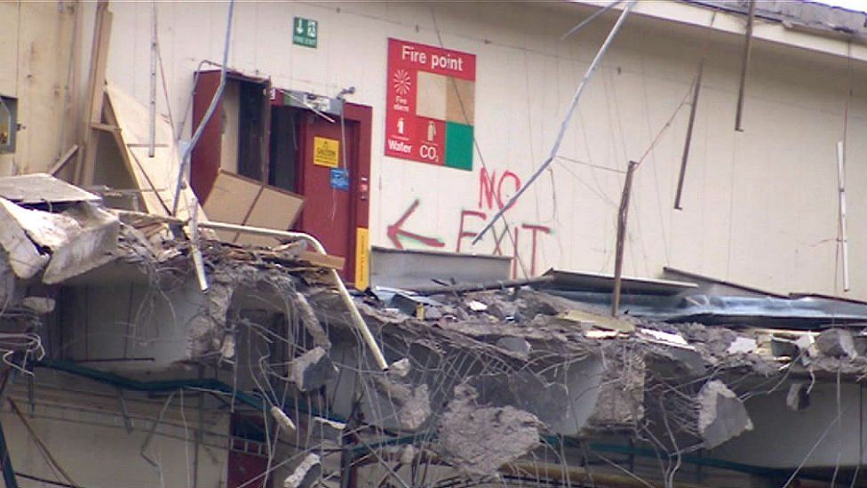 Nottingham Imperial Tobacco building demolition begins - BBC News