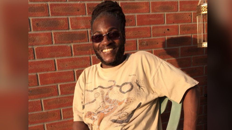 St Mellons: Garvey Gayle detained for his dad's manslaughter - BBC News